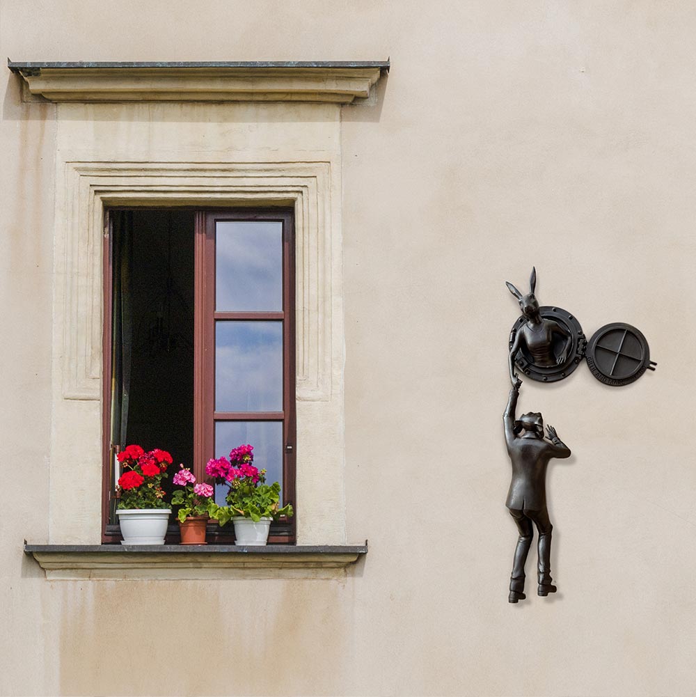 A Little Hand Up (Bronze Sculpture) – Gillie and Marc®