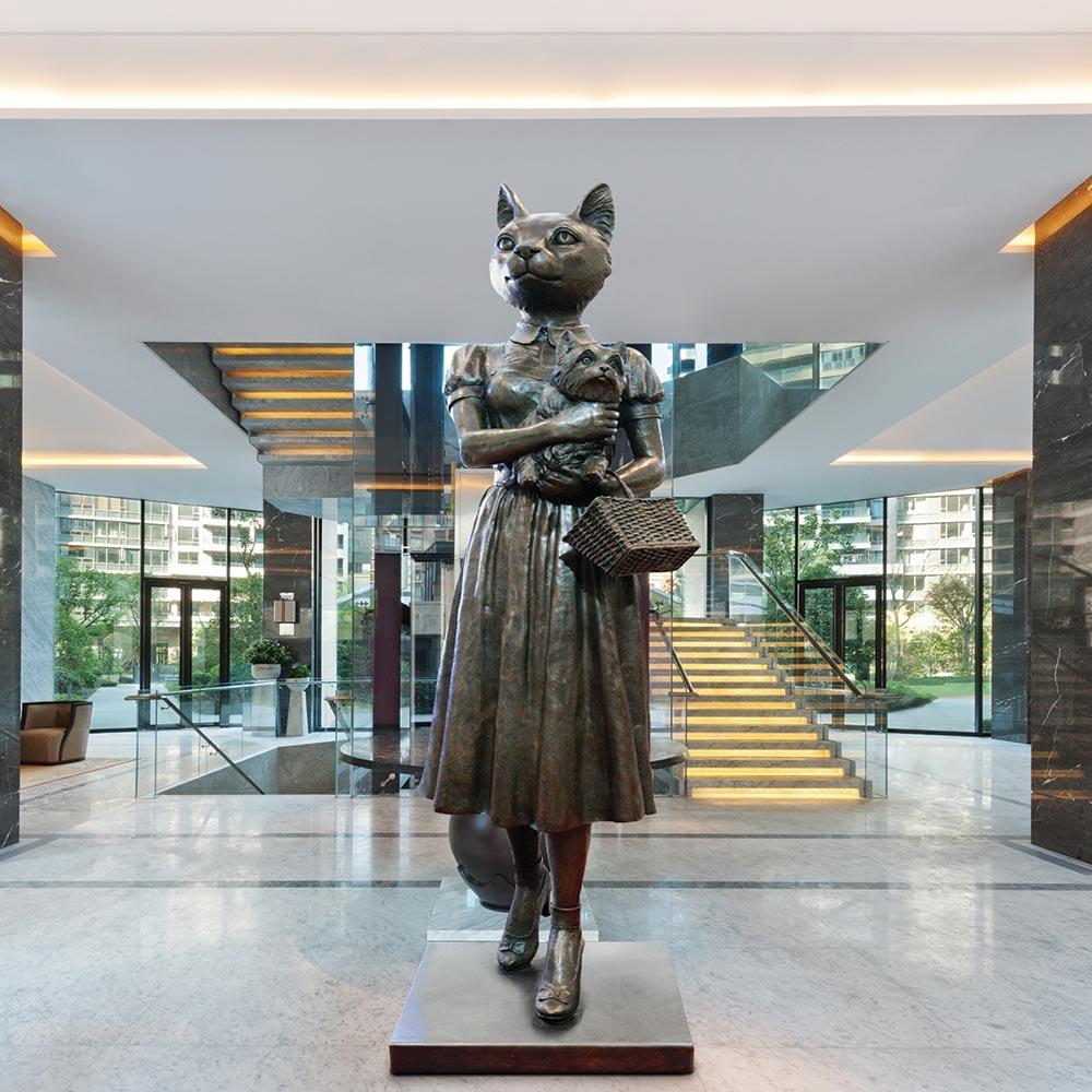 Dorothy Cat (Bronze Sculpture) – Gillie and Marc®